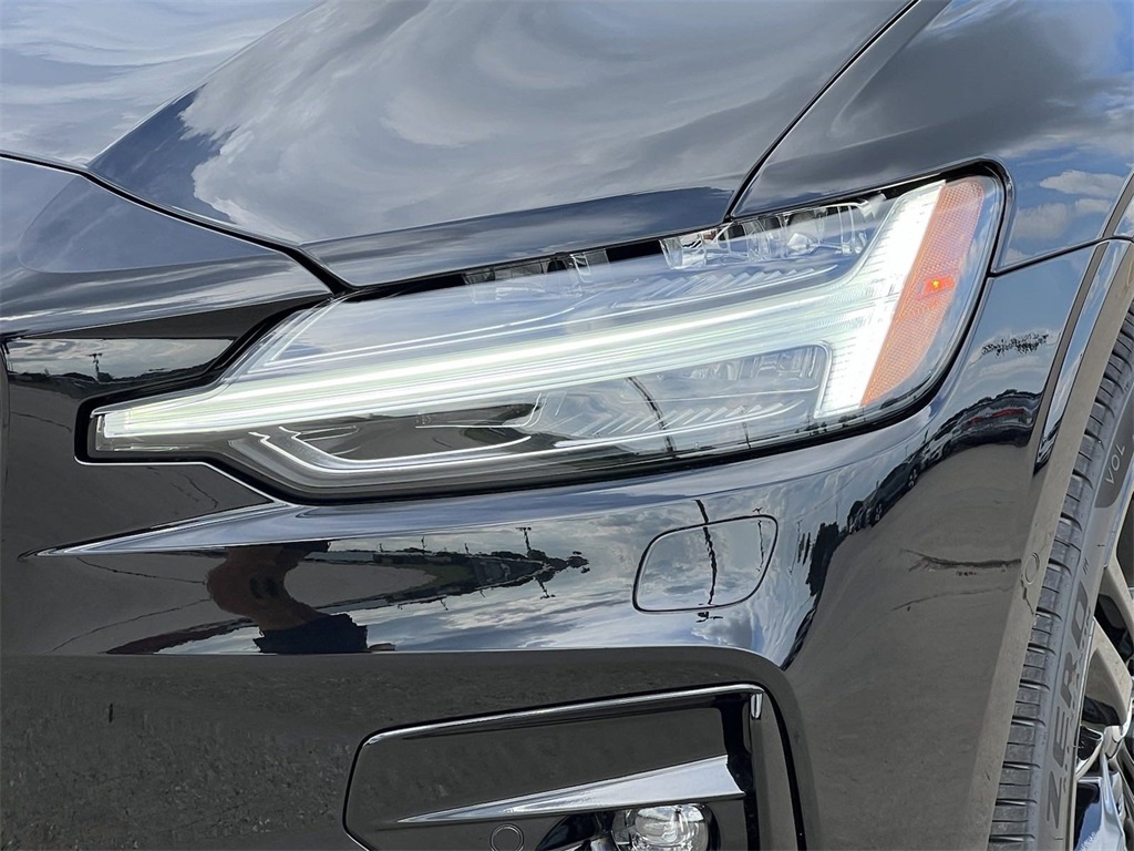 New 2024 Volvo S60 B5 Plus Black Edition 4D Sedan in Houston #V90610 | DeMontrond Volvo Cars