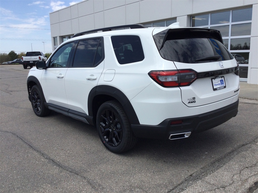 New 2025 Honda Pilot Black Edition +HPD Plus Package near Omaha #S1009 ...