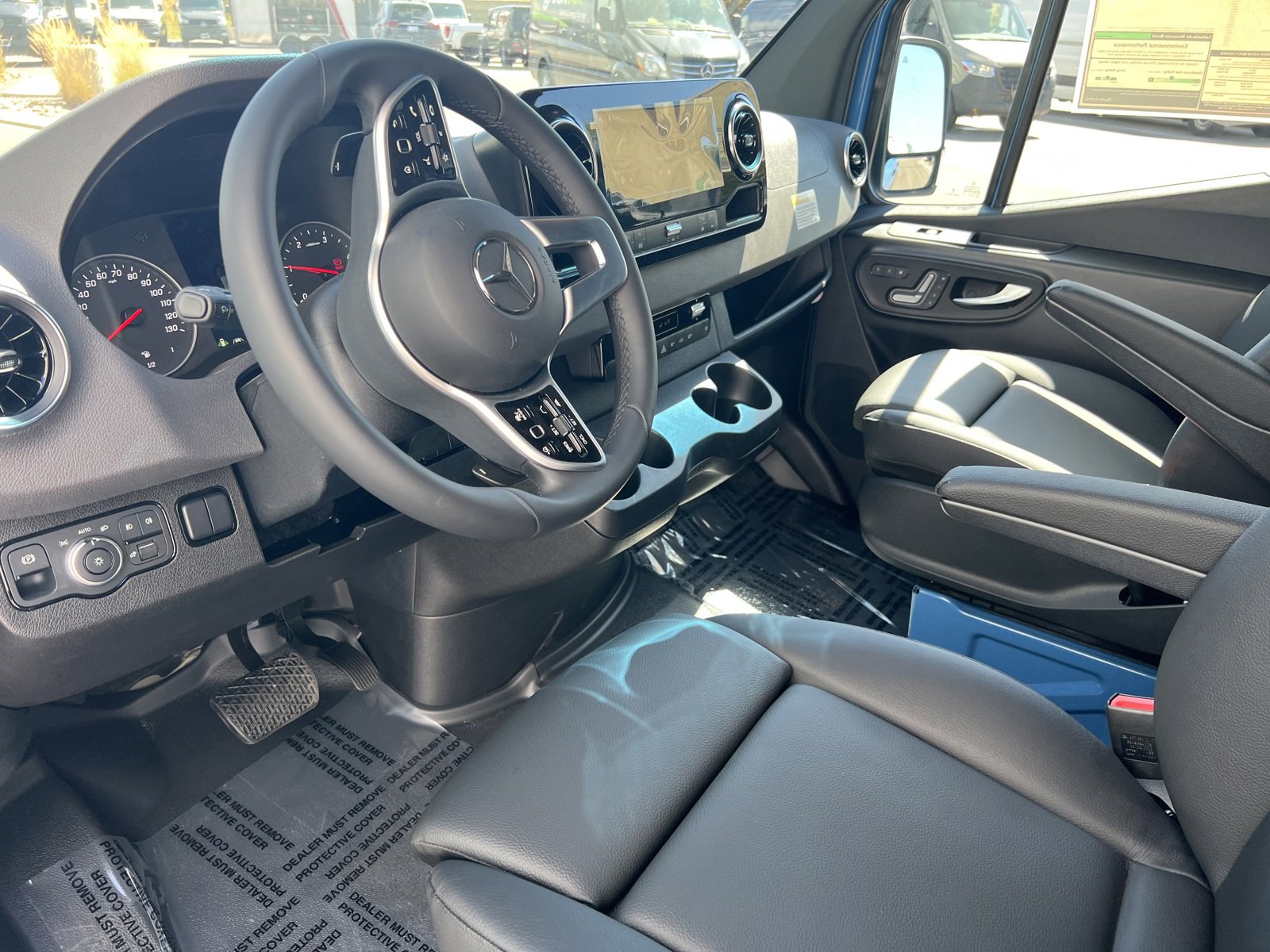 Mercedes Sprinter Interior 144