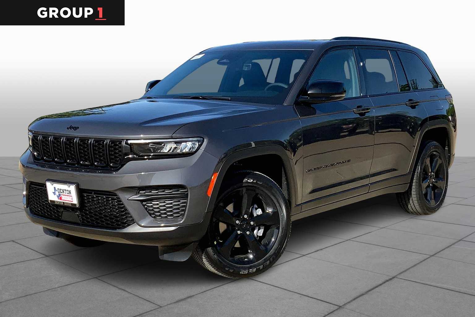 New 2025 Jeep Grand Cherokee Laredo Utility in Dallas #SC309655 | Dallas Dodge Chrysler Jeep Ram