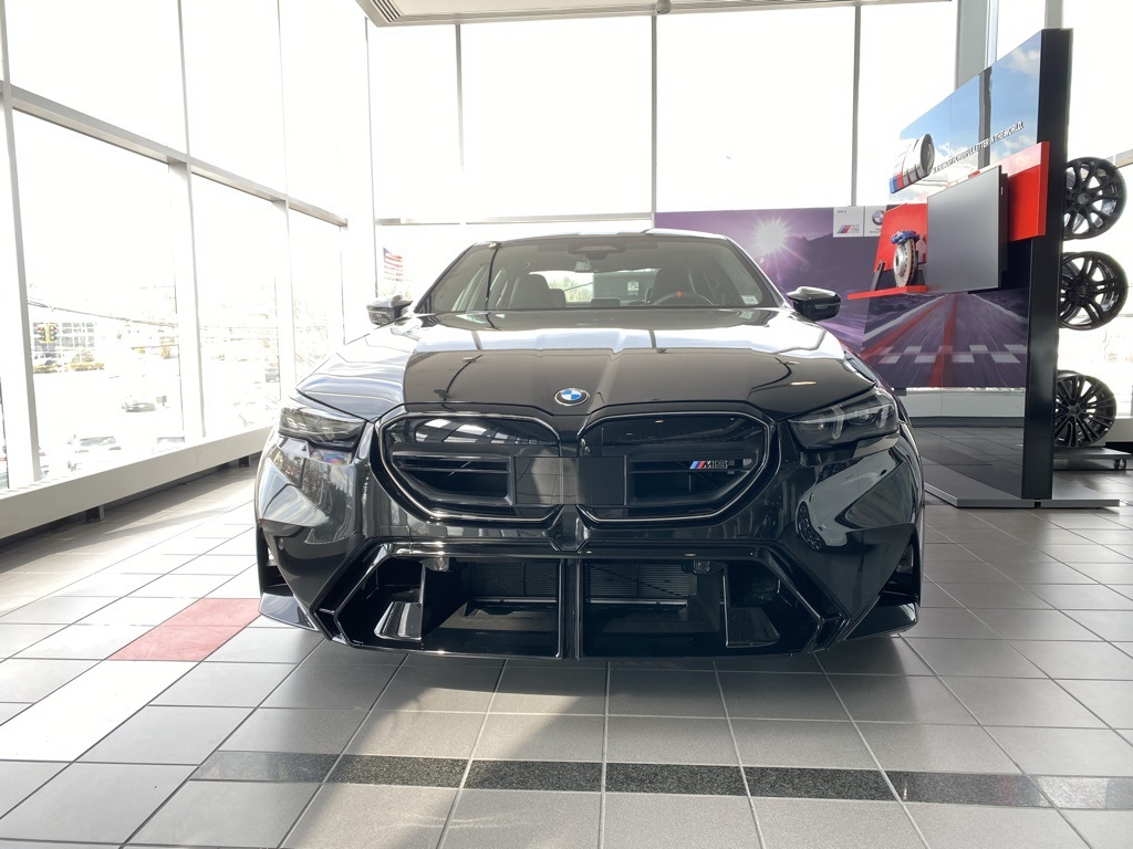New 2025 BMW M5 4dr Car in Westbury #25-61157 | Rallye BMW | Rallye BMW