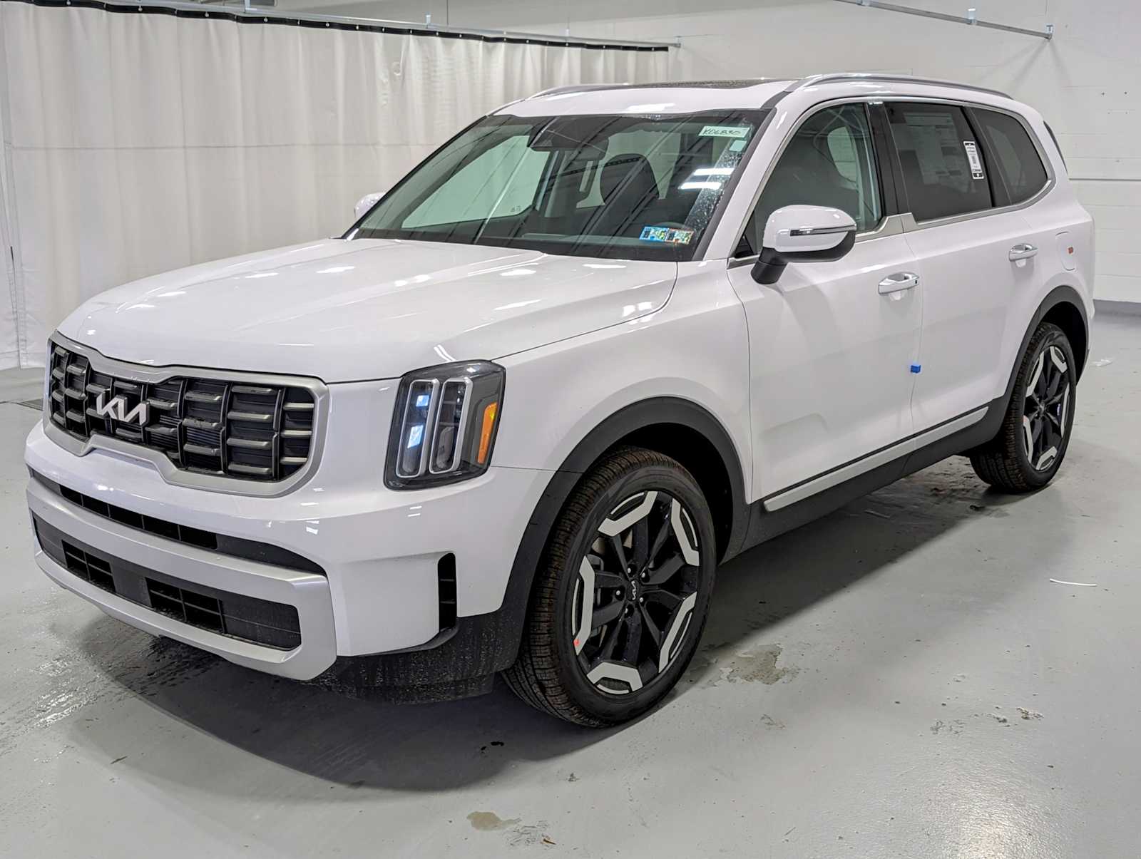New 2025 Kia Telluride S in Glacial White Pearl | Greensburg, PA | #K06830