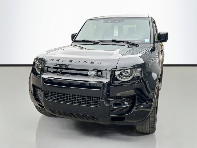 New 2025 Land Rover Defender 90 X-Dynamic SE Sport Utility in Tampa ...