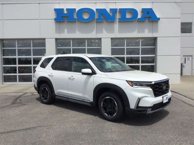 New 2025 Honda Pilot EX-L +HPD Plus Package near Omaha #S1080 | Honda ...