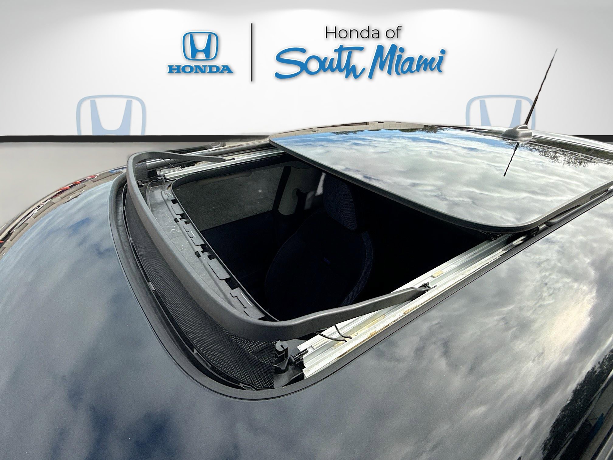 Pre-Owned 2025 MINI Hardtop 2 Door Signature Hatchback in Miami # ...