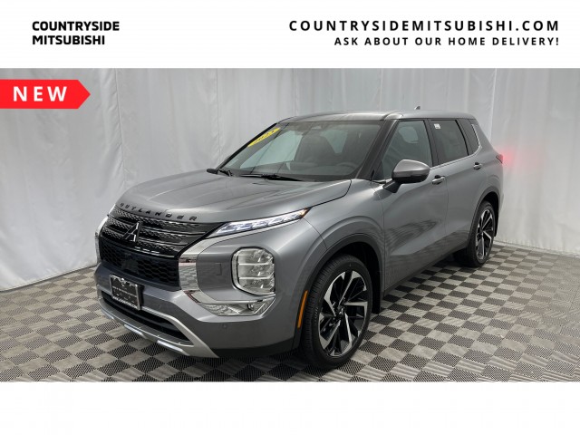 2023 Mitsubishi Outlander Review | Interior, Safety & Color Options