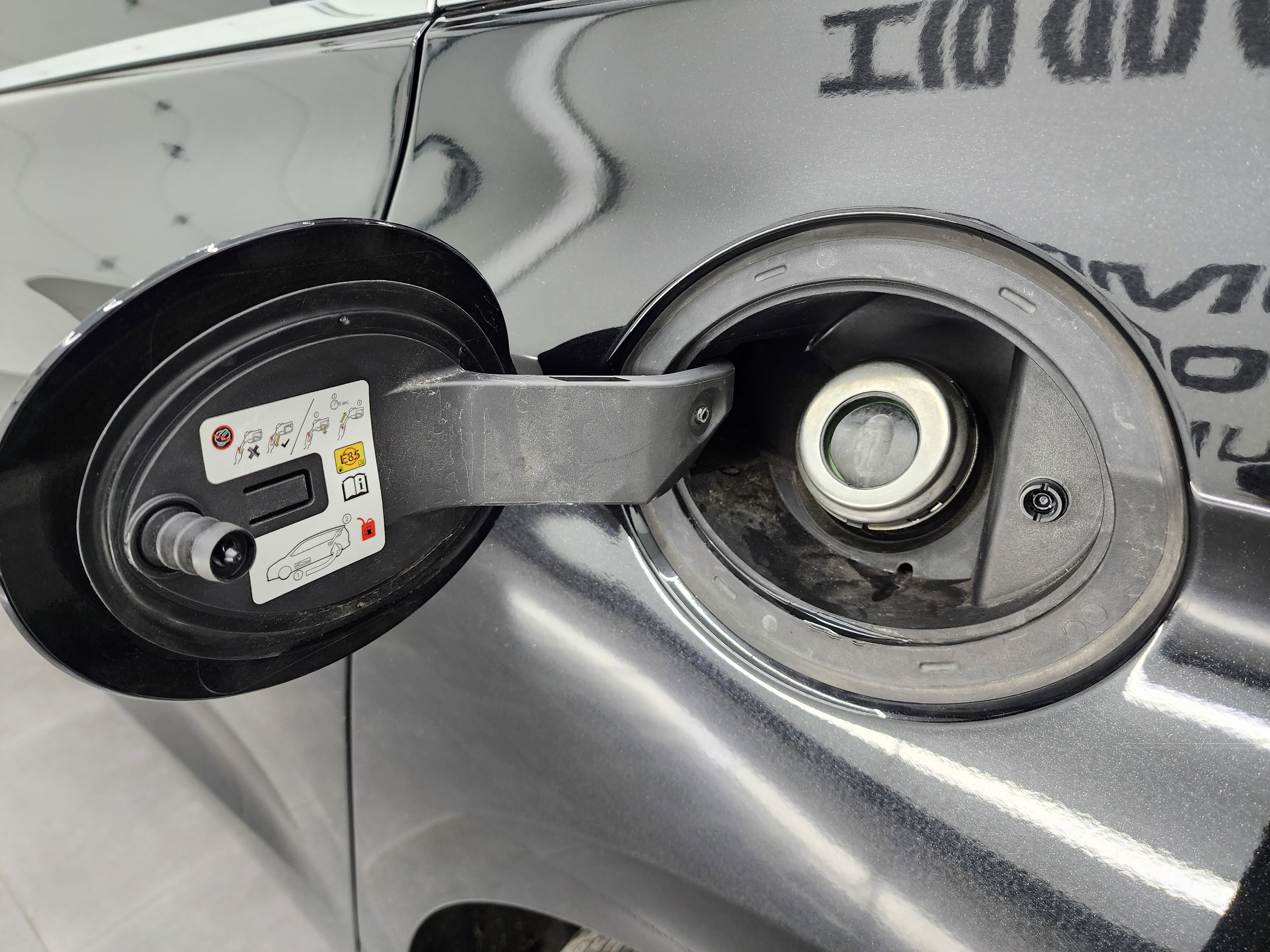 Pre-Owned 2024 Chrysler Pacifica Touring L: TOURING L-STOW N GO-QUADS ...