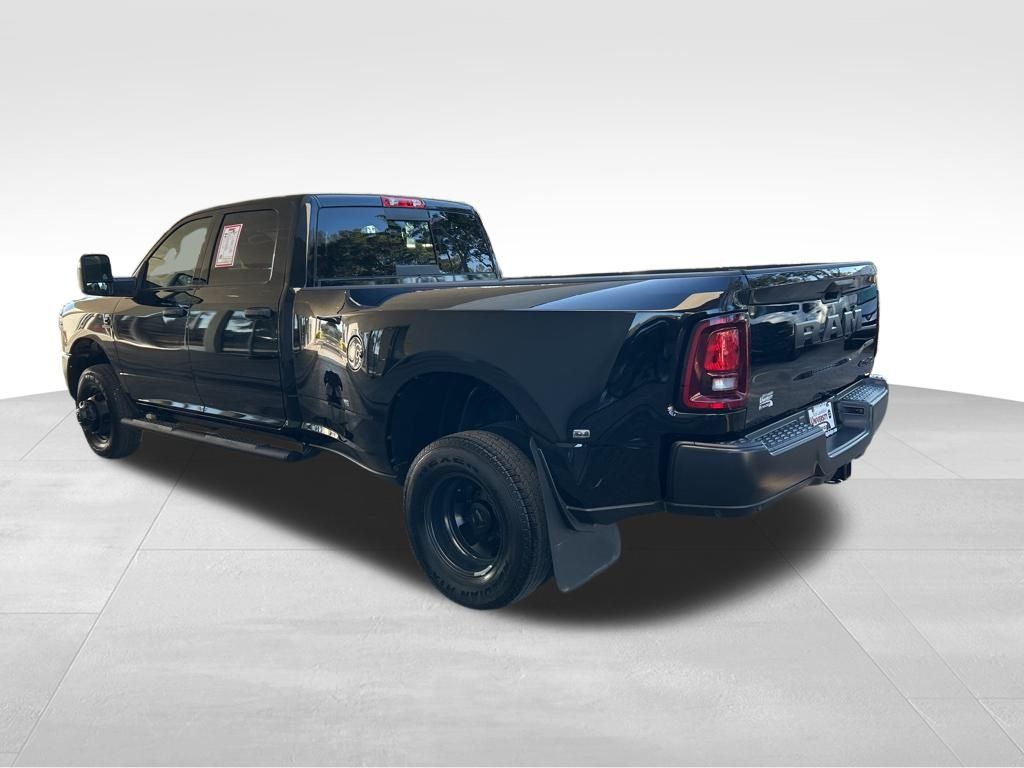 Pre-Owned 2025 Ram 3500 Tradesman 4D Crew Cab in Davie #UP7642 ...