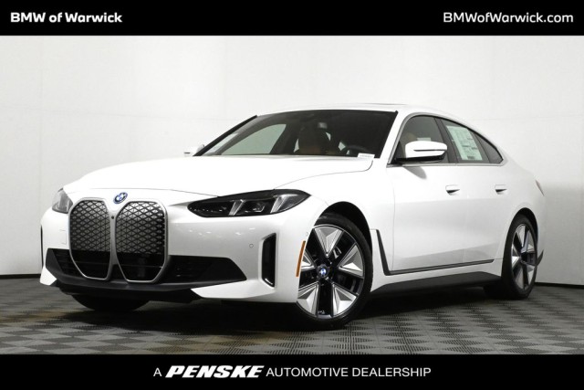 BMW Dealer in Warwick, RI | New & Used BMW Cars