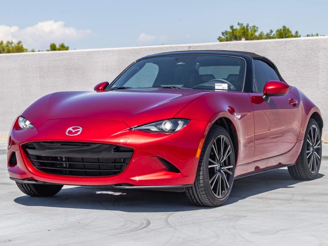 New 2025 Mazda Mazda MX-5 Miata Grand Touring CONVERTIBLE in Phoenix #Z25437 | Chapman Mazda