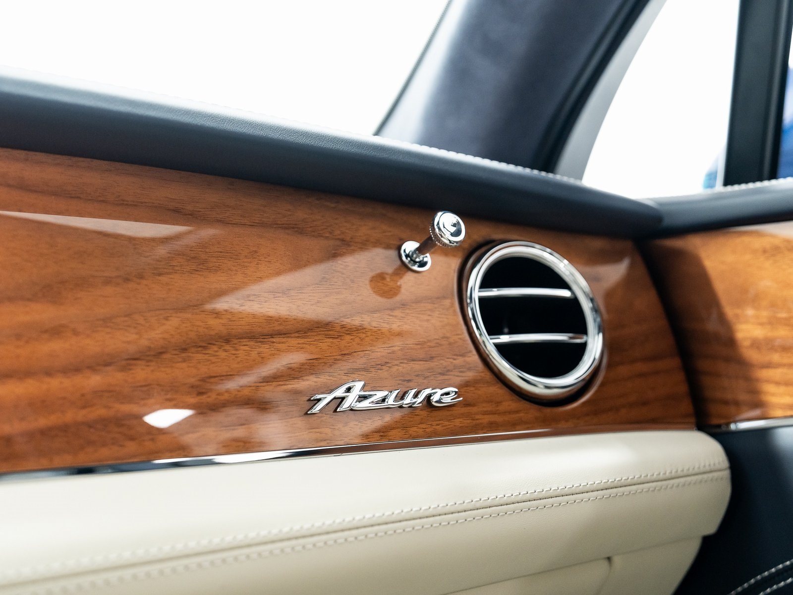 New 2024 Bentley Bentayga Azure V8 4D Sport Utility for Sale #RC028269 ...