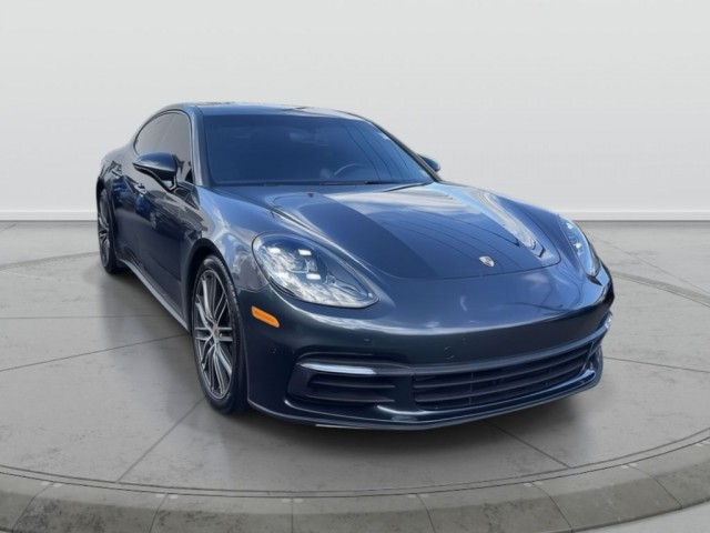 Stream Auto Outlet: Used Car Dealer Serving Valley Stream, NY