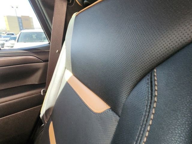 Pre-Owned 2024 GMC Yukon AT4 SUV in Hutchinson #HX7008A | Conklin GMC ...