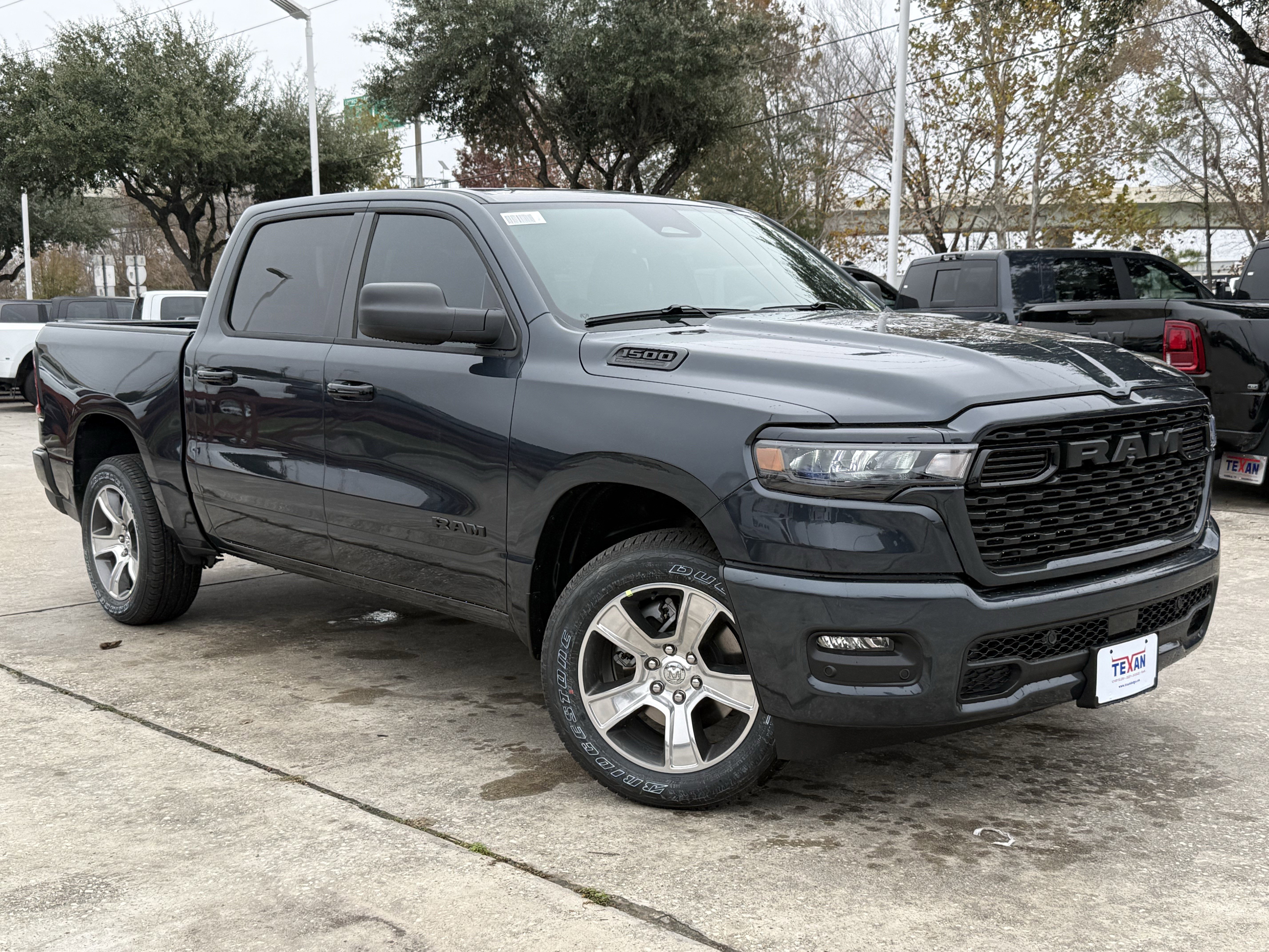 New 2026 RAM 1500 Express Crew Cab in Humble #TN256100 | Texan Chrysler ...
