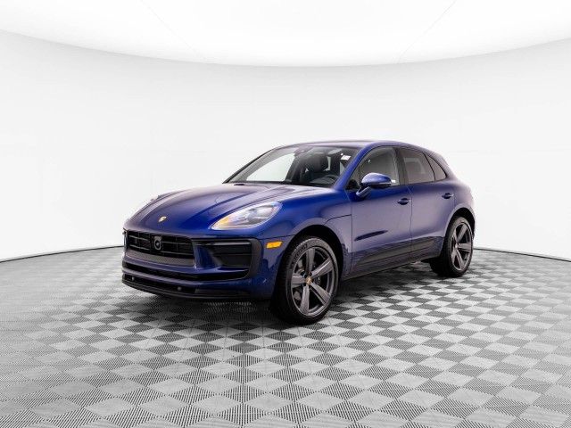 Certified Pre-Owned 2024 Porsche Macan 4D Sport Utility in Barrington #P746050L | Motor Werks