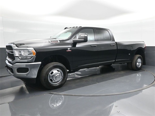 New 2024 Ram 3500 Tradesman 4D Crew Cab in Oklahoma #240620 | Patriot Auto Group