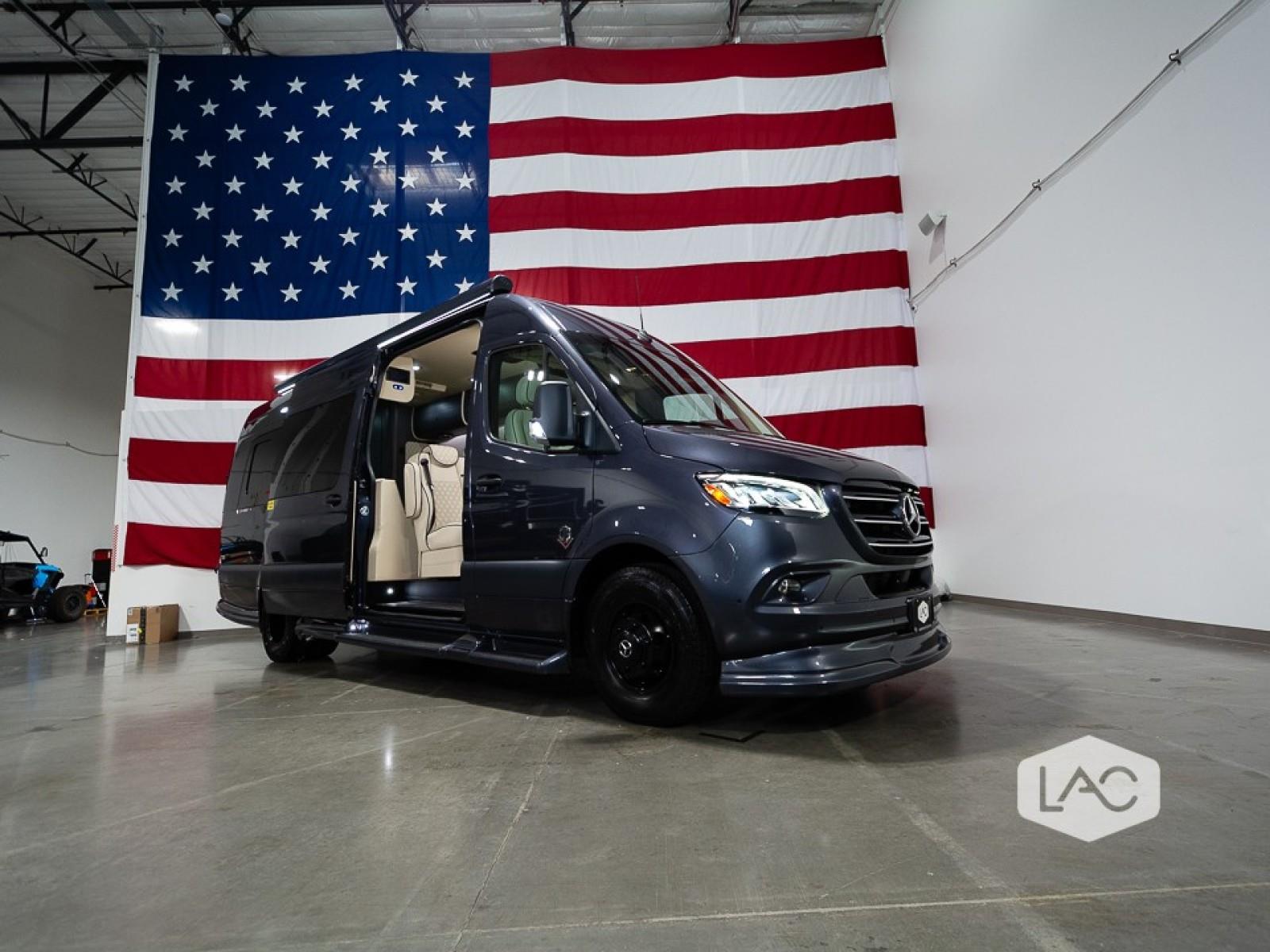 2025 OGV Luxury Coach V-TOUR Lithium Coach 10-Pass/Sleeps-2 Rear Full ...