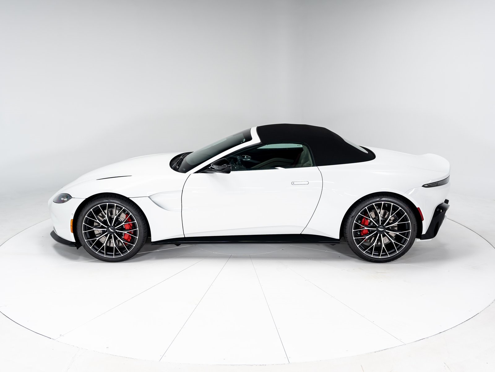 Aston Martin Convertible 2022