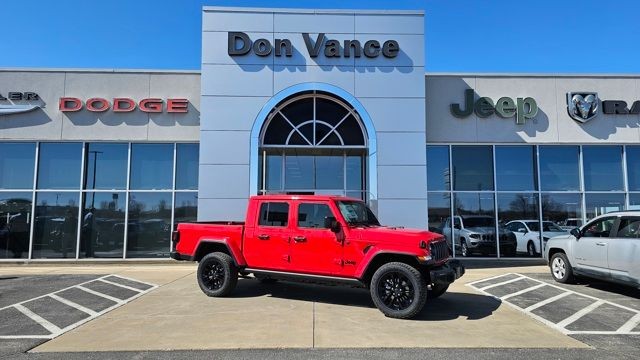 New 2025 Jeep Gladiator Nighthawk Crew Cab in Marshfield #11863 | Don Vance Chrysler Dodge Jeep Ram