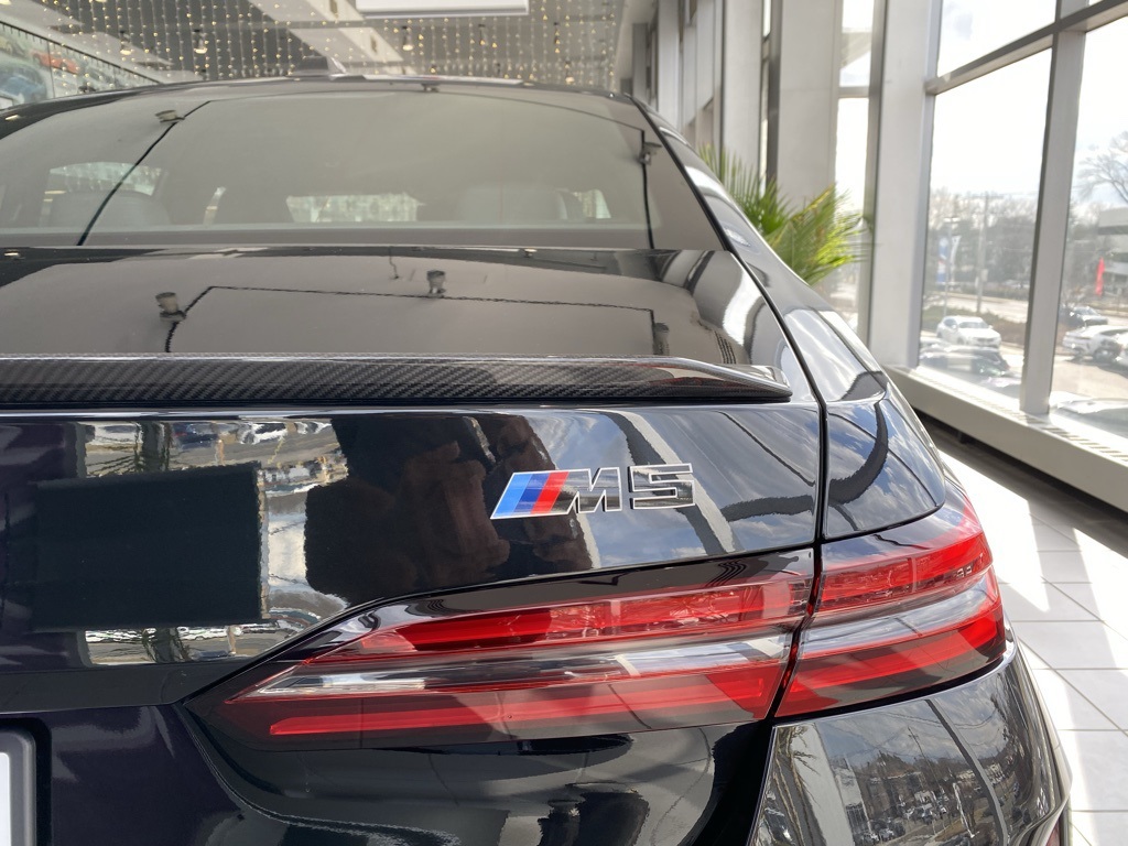 New 2025 BMW M5 4dr Car in Westbury #25-61157 | Rallye BMW | Rallye BMW