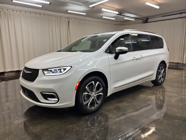 New 2026 Chrysler Pacifica Pinnacle Passenger Van in Warsaw #WC633 ...