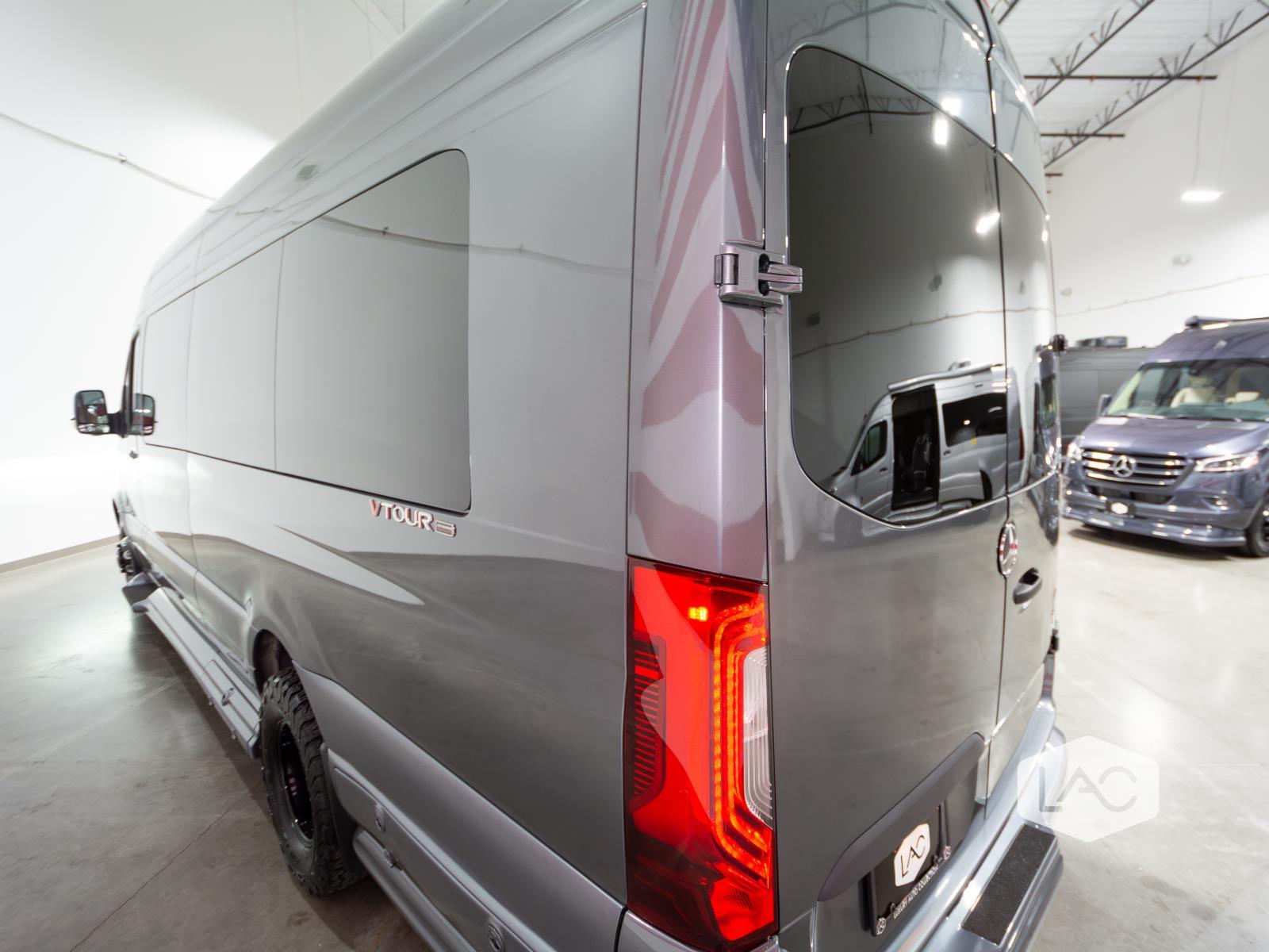 2025 OGV Luxury Coach V-TOUR RWD Lithium Coach 10-Pass/Sleeps-2 Rear ...