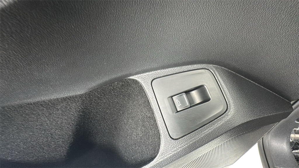 Pre-Owned 2023 Volkswagen Tiguan 2.0T SEL R-Line 4D Sport Utility in Janesville #P3069 ...