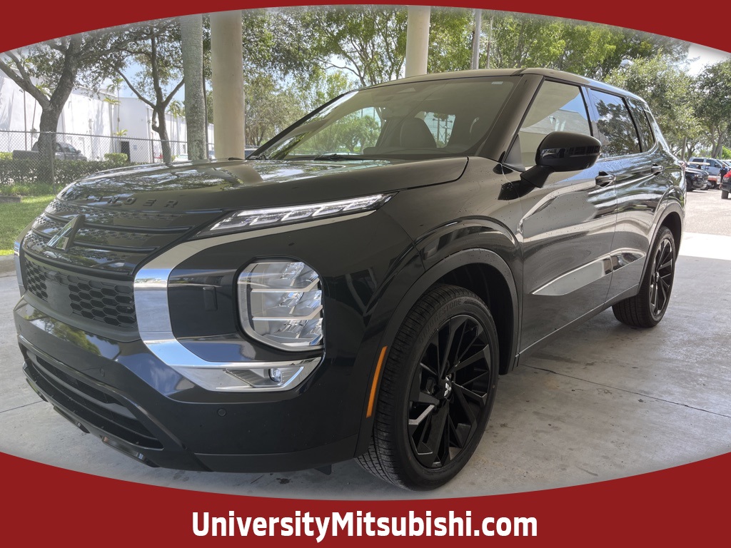 Mitsubishi Outlander 2022 Black