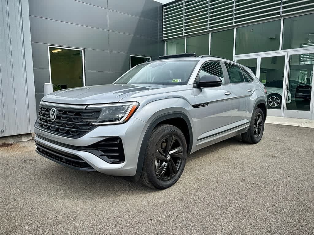 New 2025 Volkswagen Atlas Cross Sport 2.0T SEL R-Line Black Sport Utility in Bridgeport #VS083 ...
