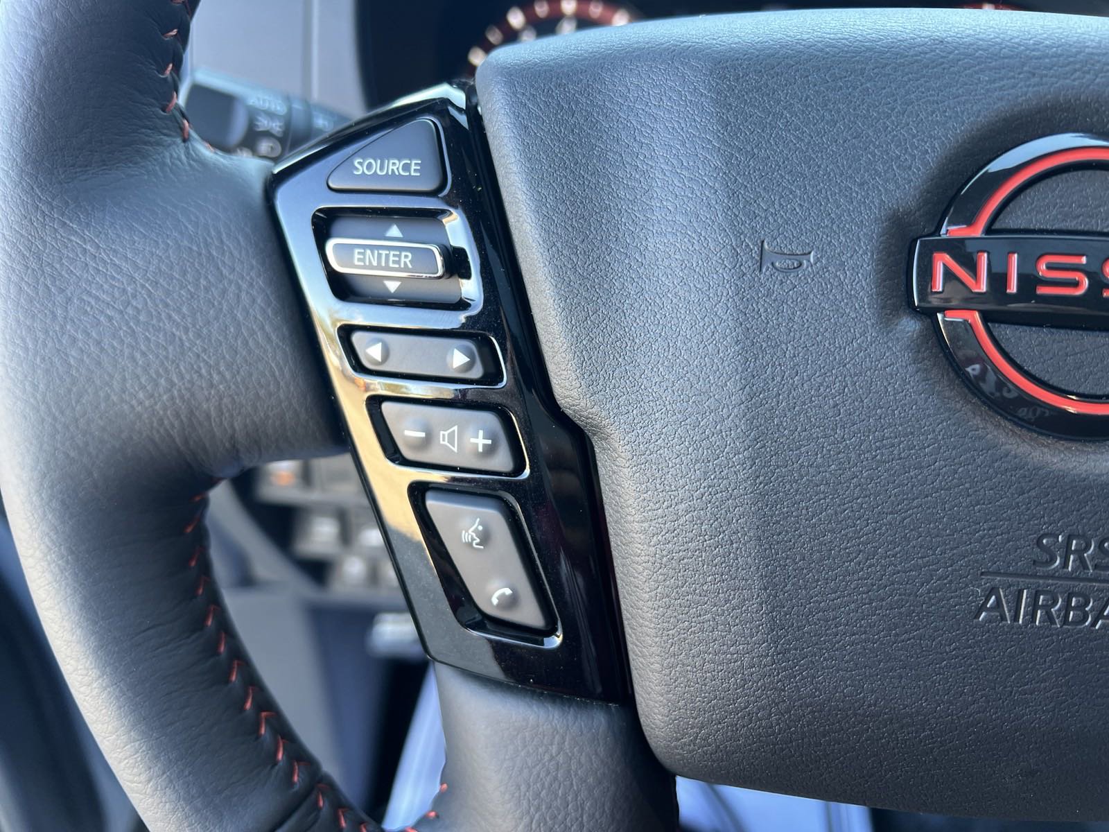 New 2025 Nissan Frontier PRO-4X Crew Cab Pickup in Greenville #SN614080 | Nissan of Greenville