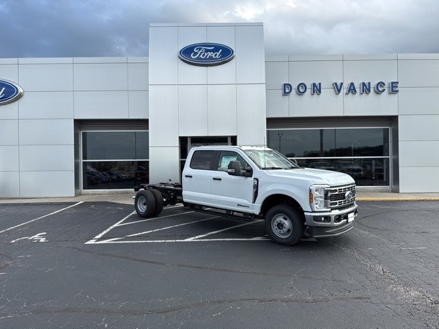 New 2025 Ford Chassis Cab F-350® XL Crew Cab in Marshfield #35423 | Don ...