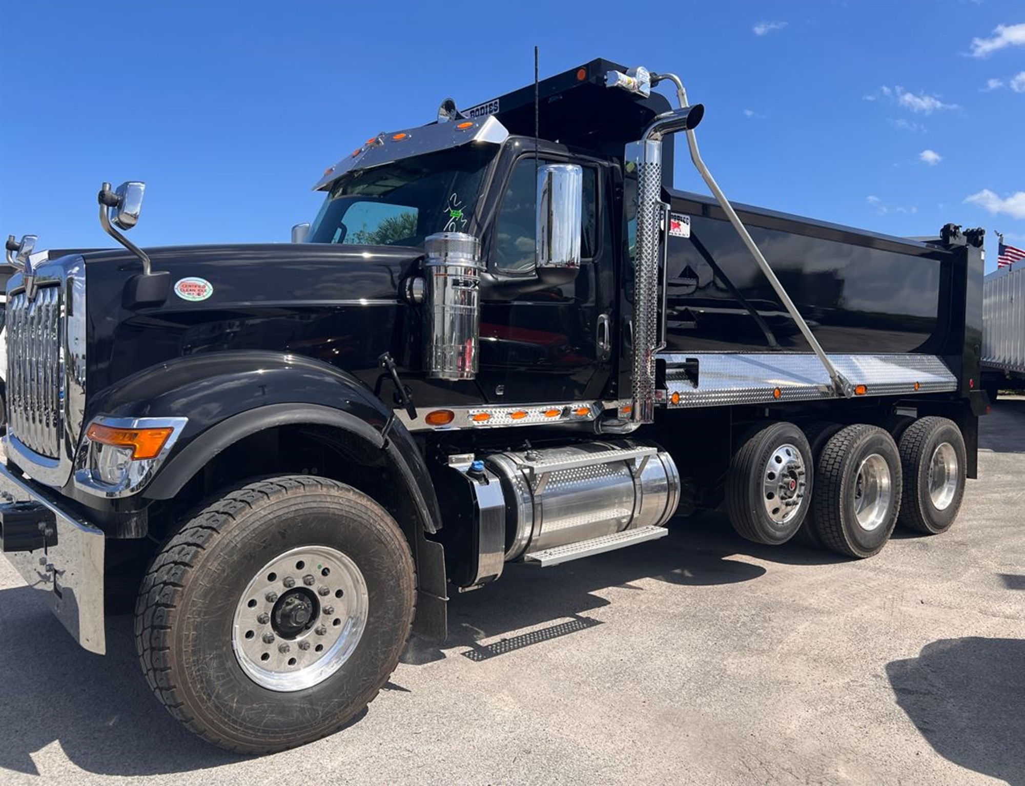 New 2025 INTERNATIONAL HX520 SFA 6X4 Dump Truck for Sale #1000369 ...