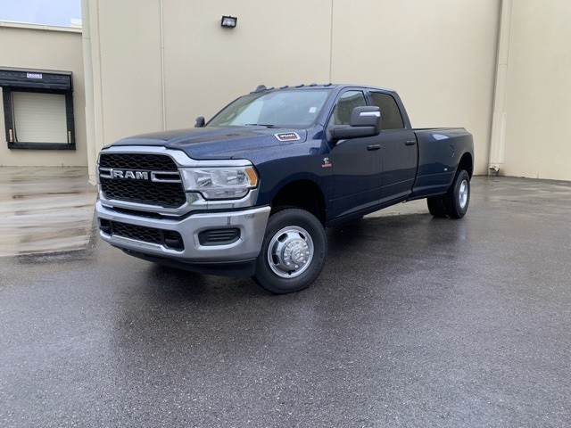 New 2024 Ram 3500 Tradesman 4D Crew Cab in Oklahoma #RM24112 | Patriot Auto Group