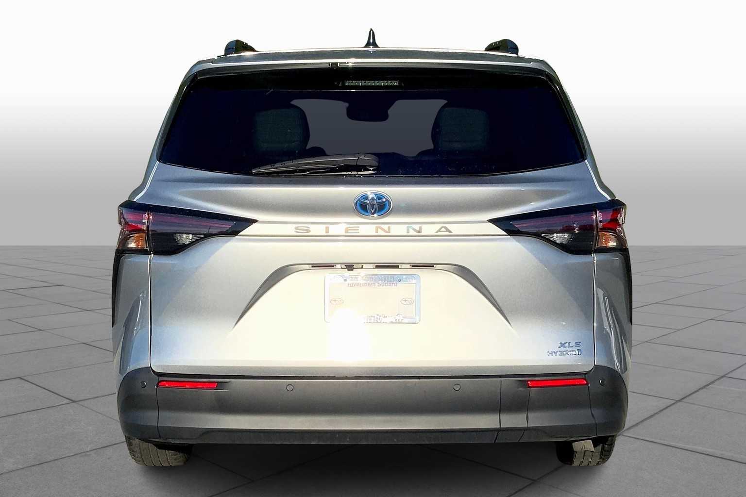 Pre-Owned 2024 Toyota Sienna XLE Mini-van, Passenger in Estero # ...