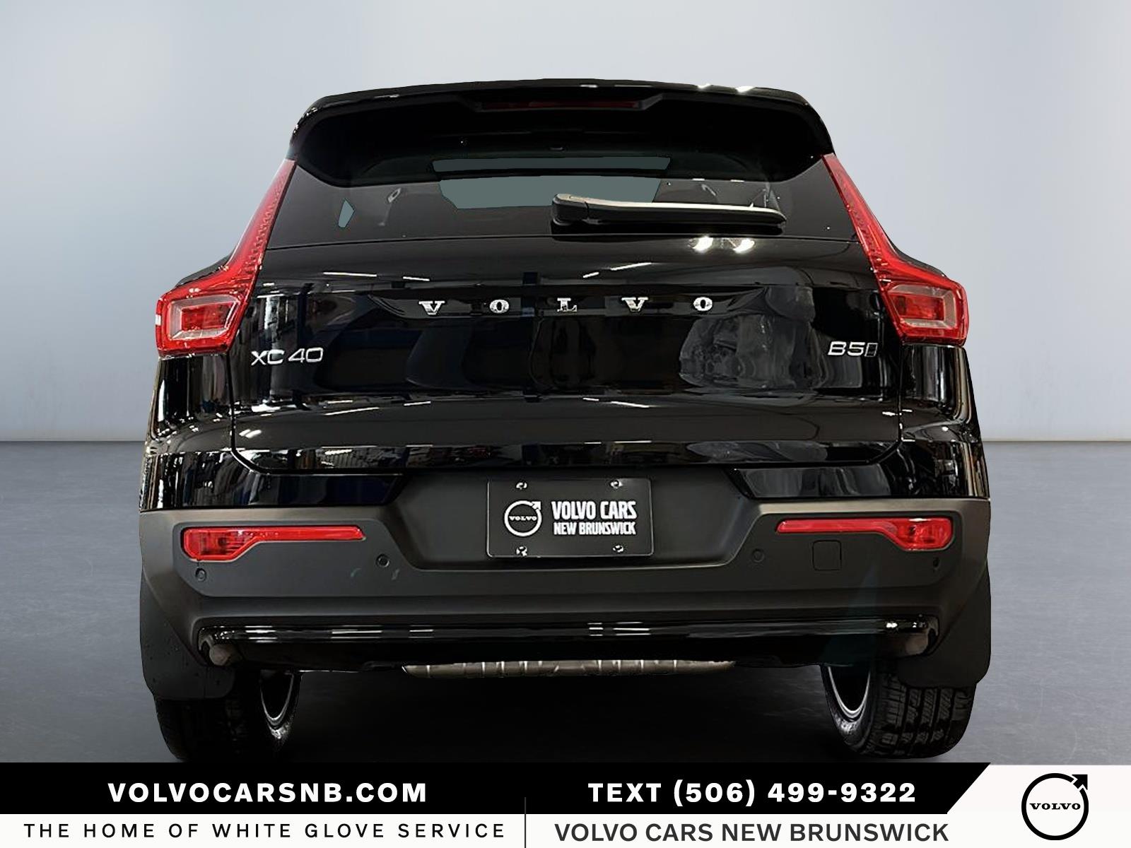 New 2026 Volvo XC40 B5 Plus Dark Theme Compact Luxury Sport Utility in ...