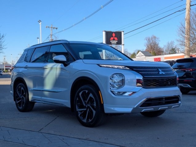New 2024 Mitsubishi Outlander SEL 4D Sport Utility in Louisville #L7219 ...