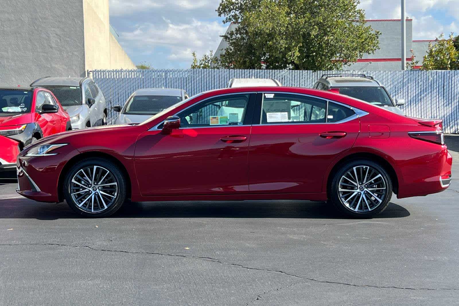 New 2025 Lexus ES Hybrid ES 300h 4-DOOR SEDAN in Roseville #SU058805 | Lexus of Roseville