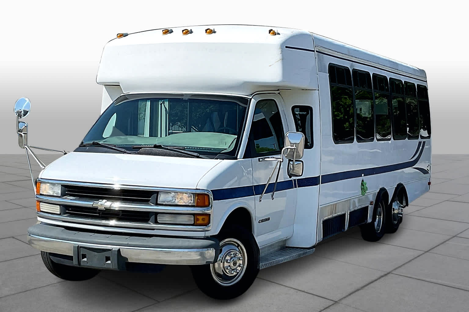 Pre-Owned 2000 Chevrolet Express 139 WB C7E DRW in Oklahoma City #Y1122633 | Bob Howard Honda