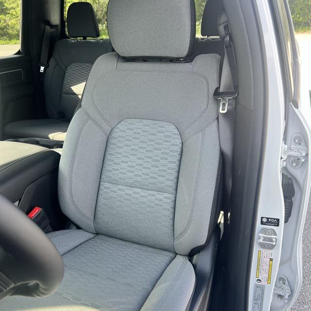 New 2025 RAM 1500 BIG HORN Crew Cab in Herrin #6073 | Auffenberg ...