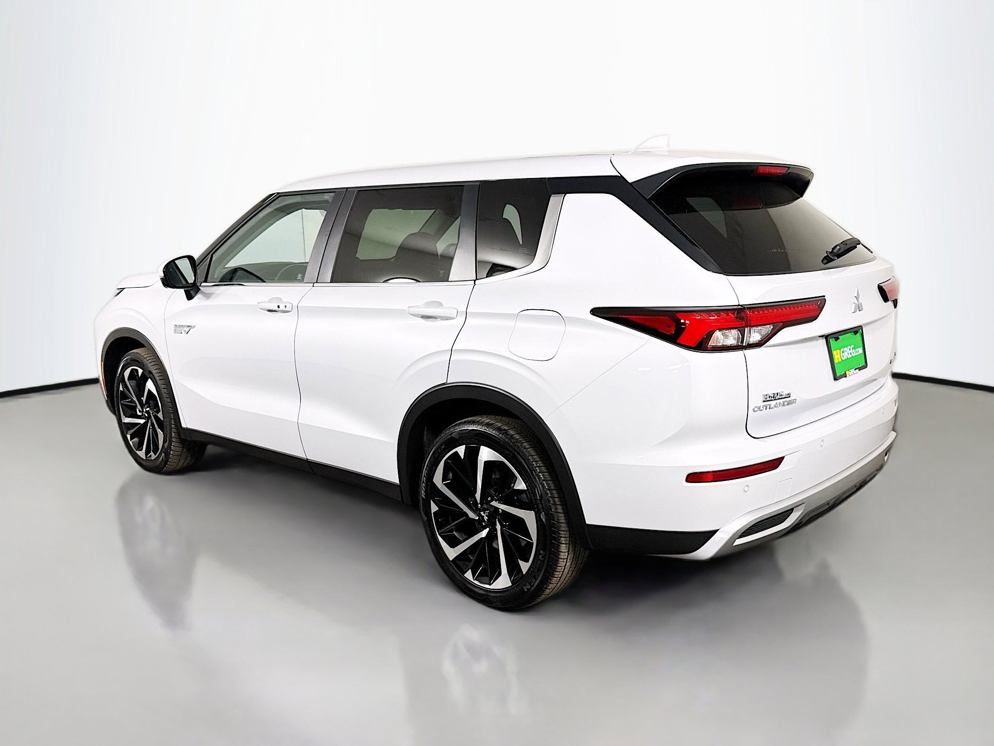 Pre-Owned 2024 Mitsubishi Outlander Plug-In Hybrid SE Ralliart Sport ...