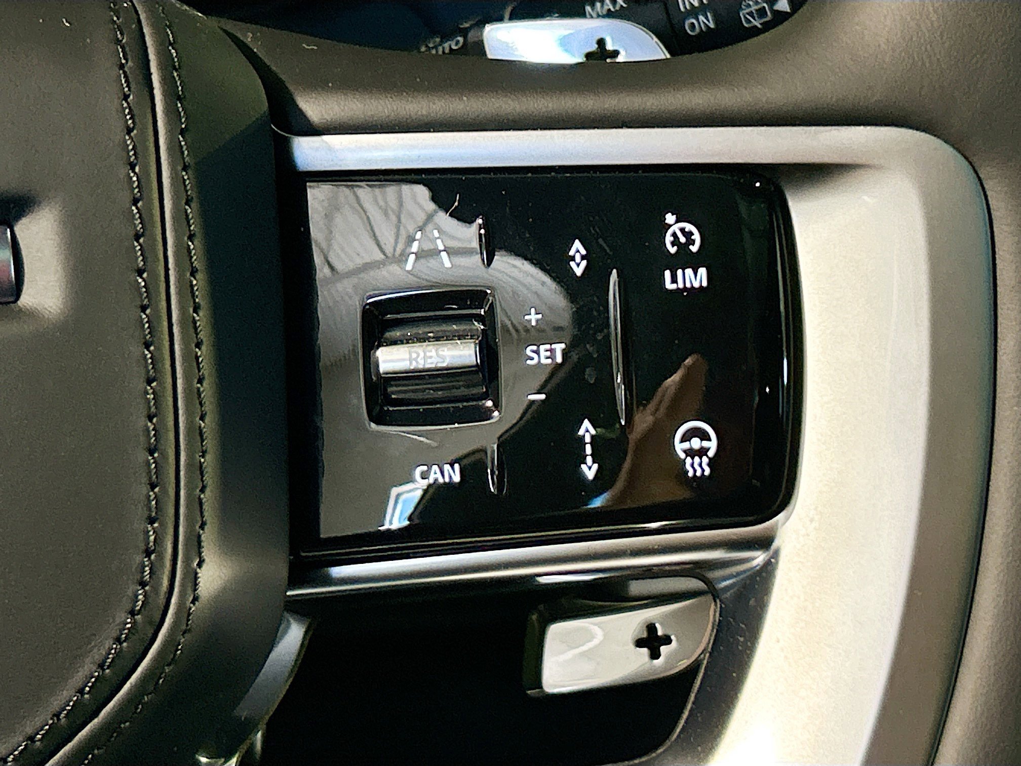 New 2025 Land Rover Range Rover SV SUV in Tampa #A274943 | Land Rover Tampa