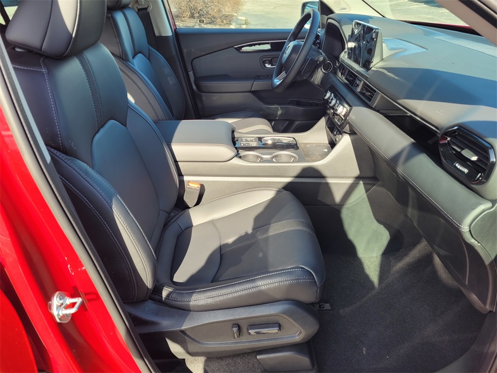 New 2025 Honda Pilot AWD TRG 4D Sport Utility in Cleveland #25EU746 ...