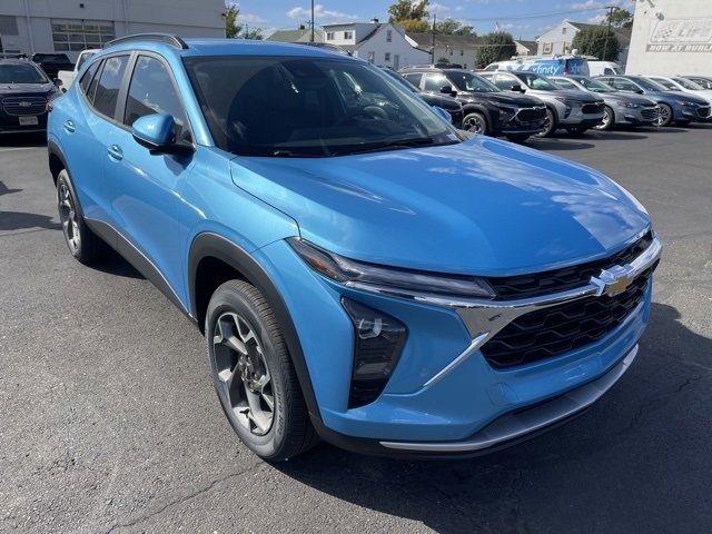 New 2025 Chevrolet Trax LT SUV in Burlington #112141 | Burlington Chevrolet