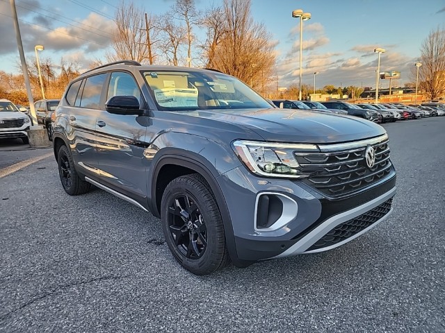 New 2025 Volkswagen Atlas 2.0T Peak Edition SE w/Technology 4D Sport Utility in Harrisburg ...