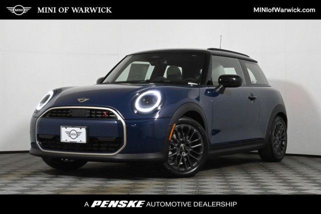 New 2025 MINI Cooper 2 Door Hardtop Signature Plus 2D Hatchback in ...