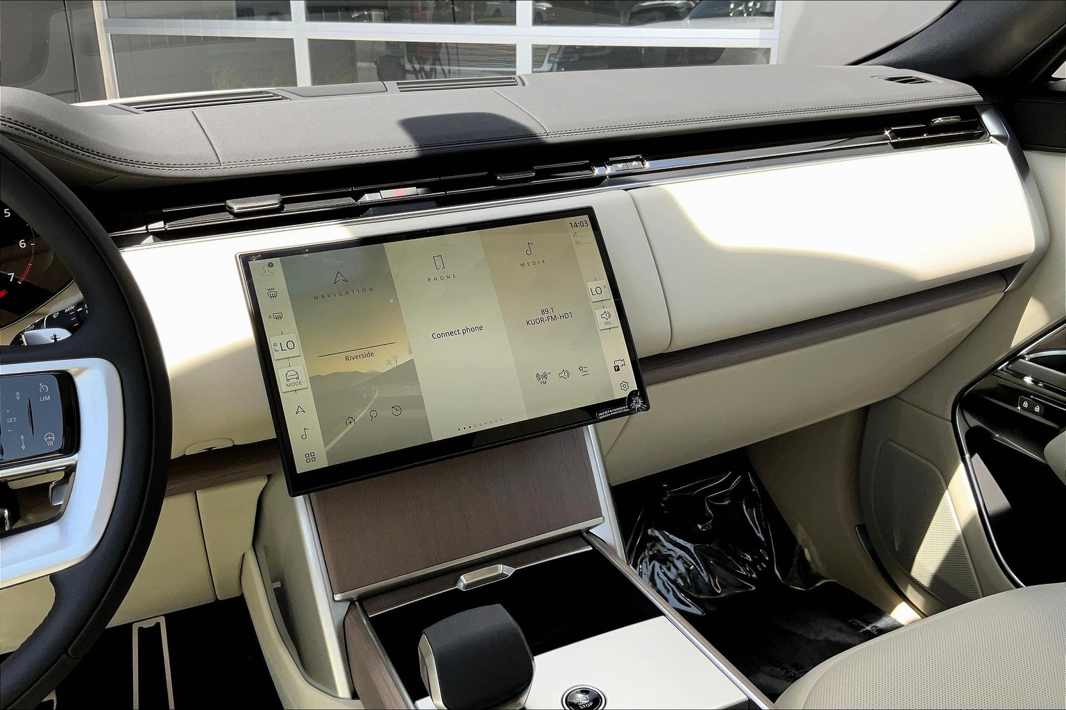 New 2025 Land Rover Range Rover SE SUV in Riverside #LSA316978 | Land ...