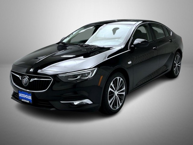 Pre-Owned 2018 Buick Regal Essence Hatchback in Blair #B7469 ...