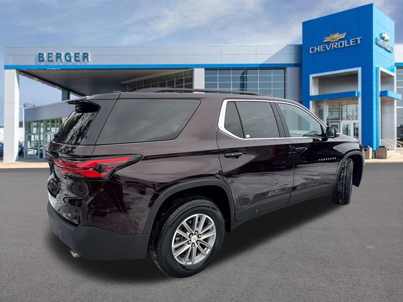 Pre-Owned 2023 Chevrolet Traverse LT Cloth SUV in Grand Rapids #26T161A ...