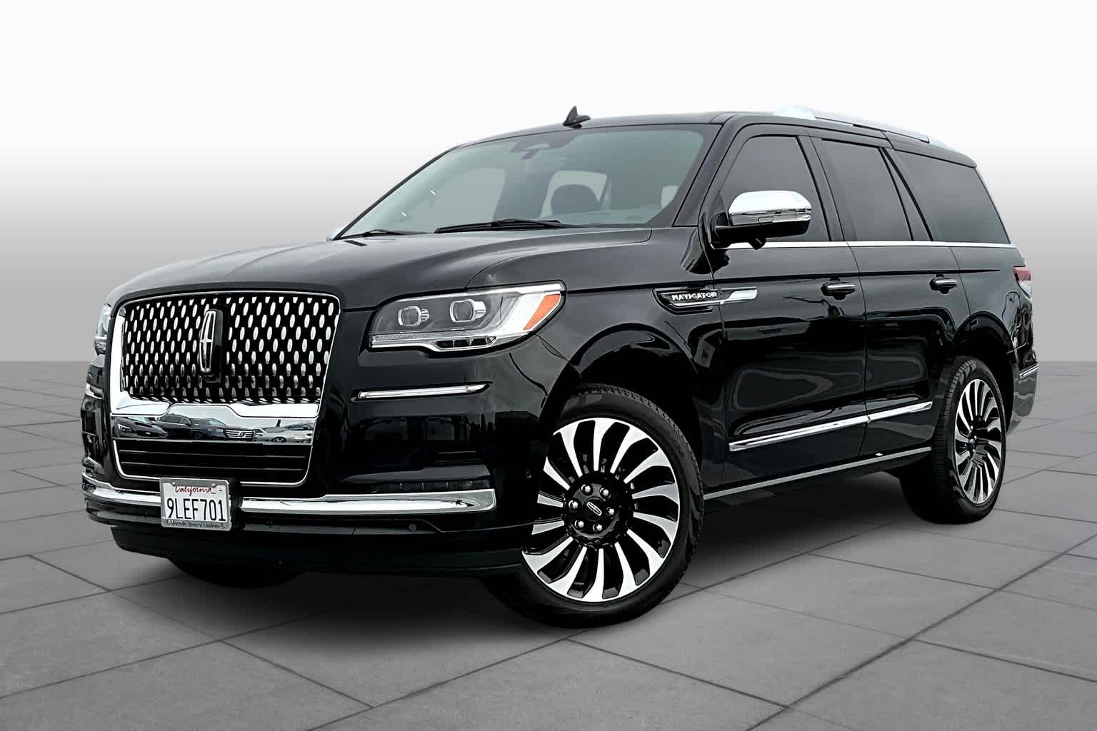 Pre-Owned 2024 Lincoln Navigator Black Label Sport Utility in Newport ...