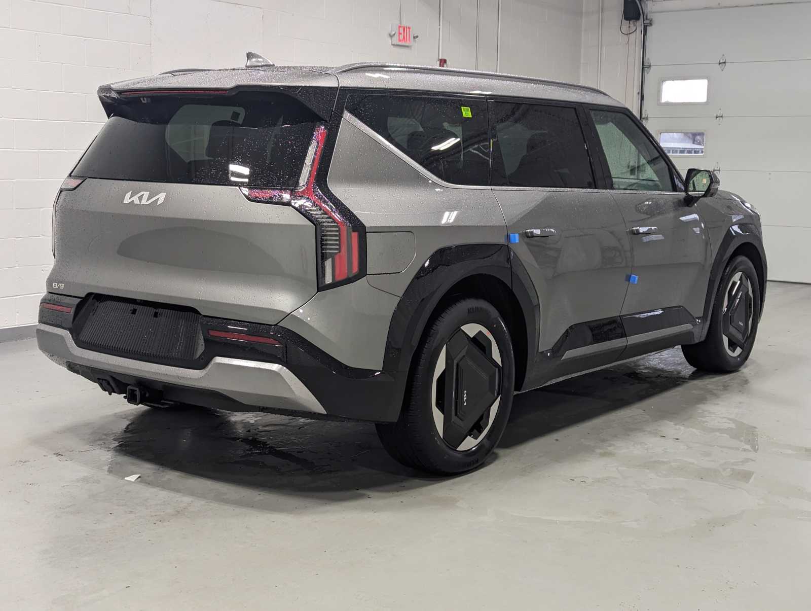 New 2024 Kia EV9 Land in Pebble Gray | Greensburg, PA | #K06330